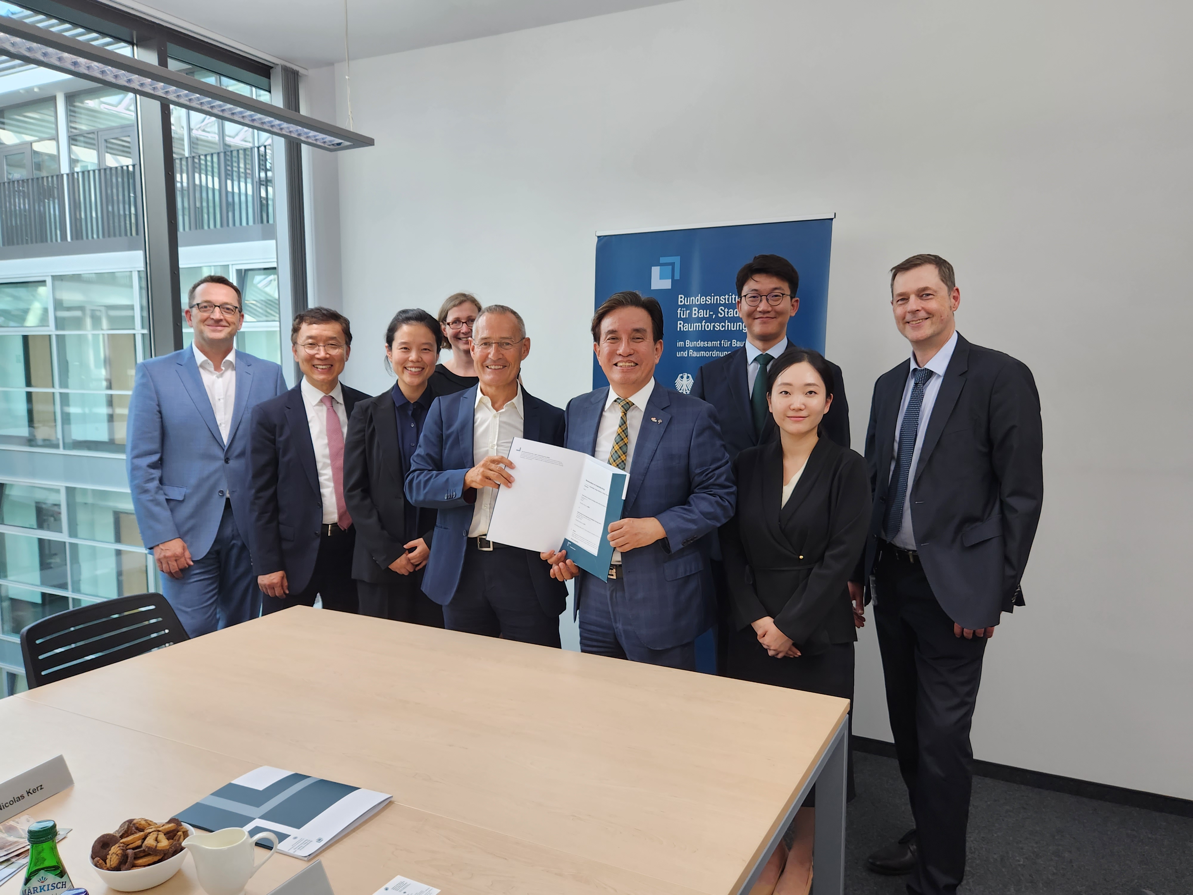 독일 연방건축공간연구원(BBSR)과 업무협약(MOU) 체결 | 포토뉴스 | KICT뉴스 | 열린마당 : 한국건설기술연구원