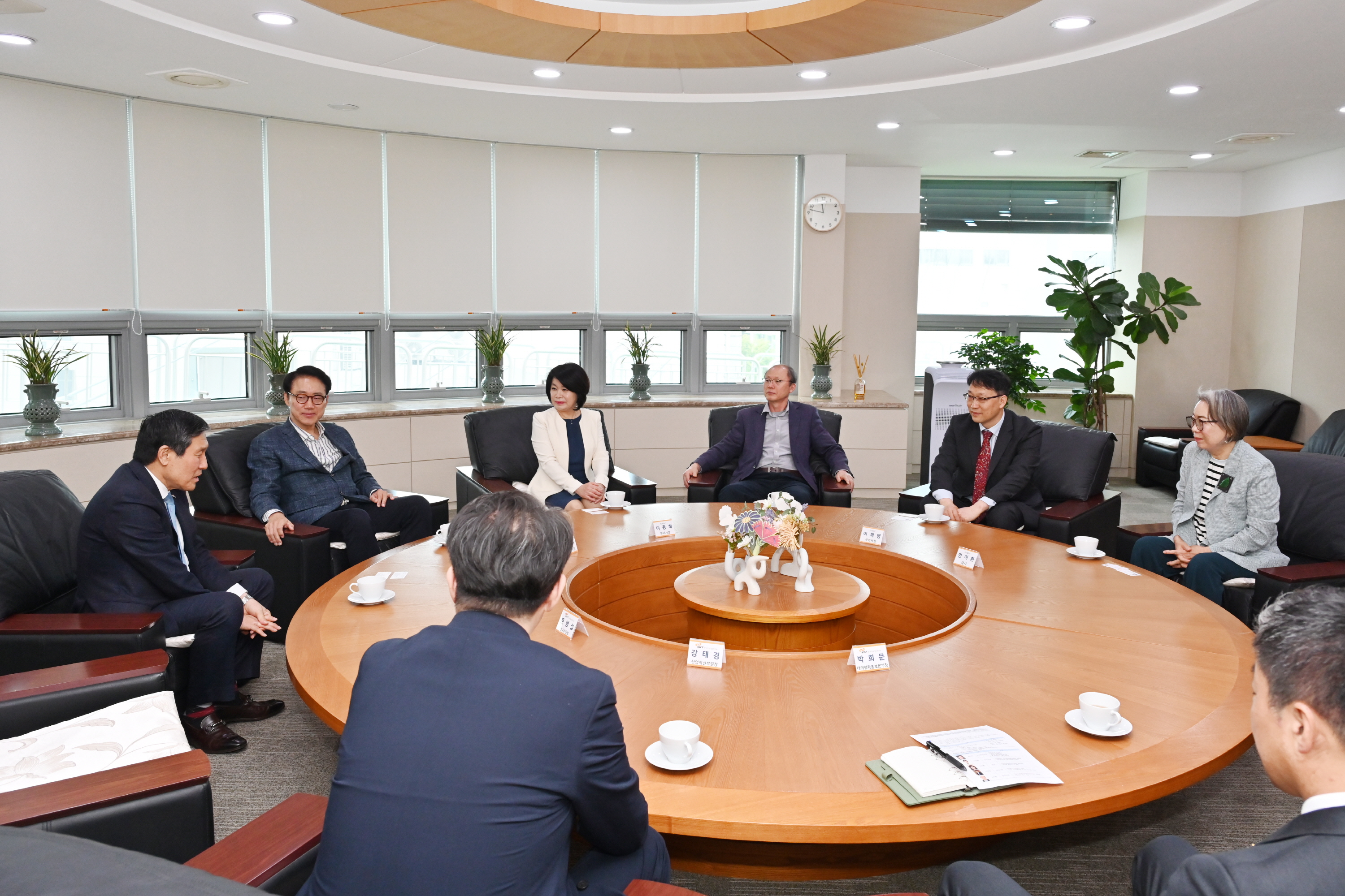 ADeKo Executives Visit KICT | Global KICT | News & Notice : KICT-KOREA ...